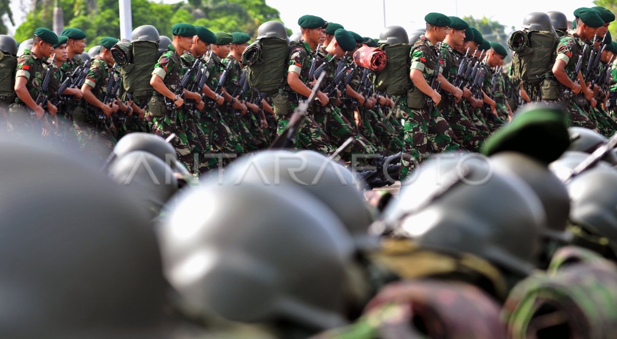 YONIF 411 KOSTRAD | ANTARA Foto