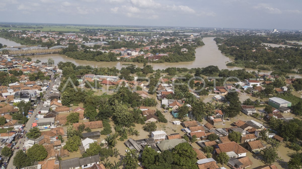 12 KECAMATAN DI KABUPATEN BEKASI BANJIR | ANTARA Foto