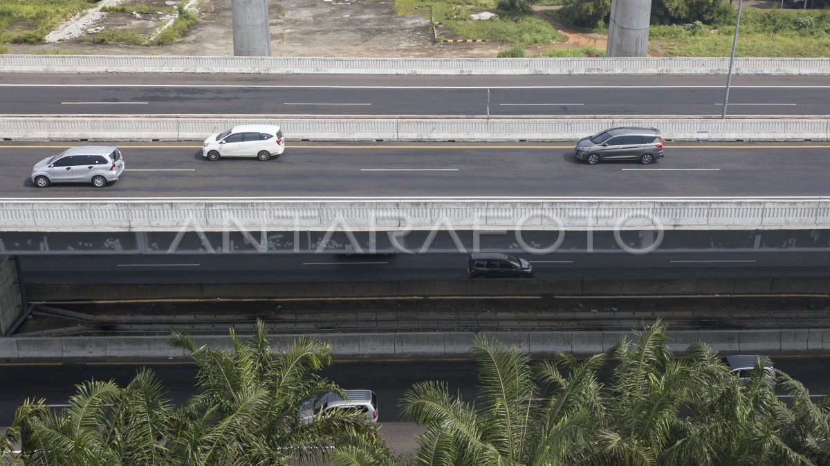 ARUS MUDIK JALAN TOL JAPEK | ANTARA Foto