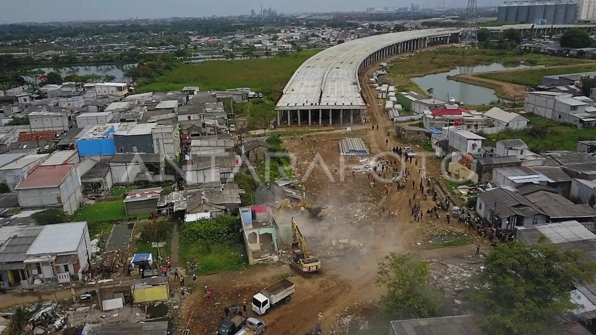 PEMBEBASAN LAHAN JALAN TOL CIBITUNG-CILINCING | ANTARA Foto PEMBEBASAN LAHAN JALAN TOL CIBITUNG-CILINCING | ANTARA Foto