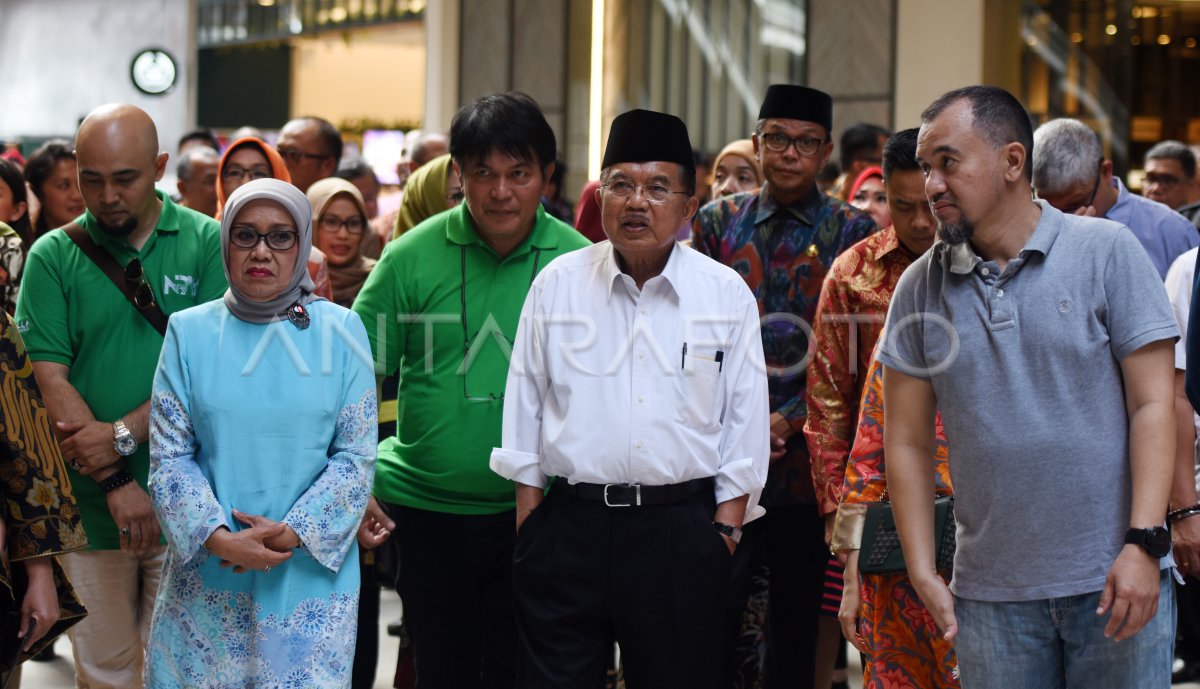 TIGA GENERASI KALLA GROUP | ANTARA Foto TIGA GENERASI KALLA GROUP | ANTARA Foto