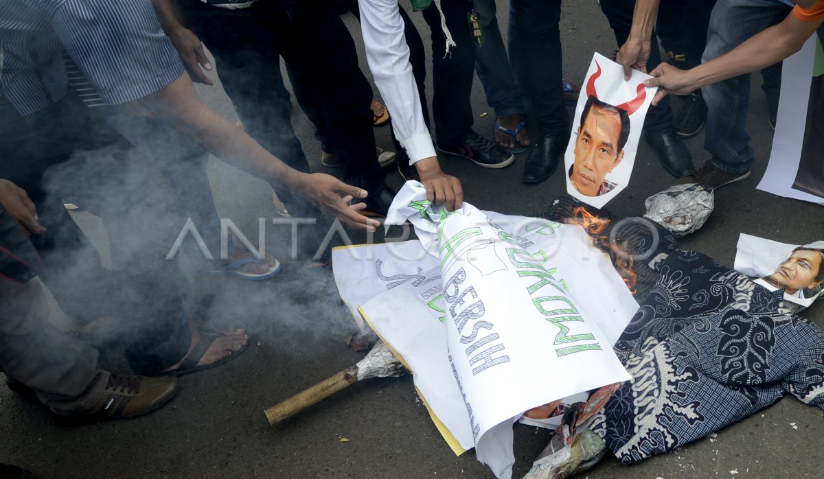 DEMO KASUS KORUPSI TRANSJAKARTA | ANTARA Foto DEMO KASUS KORUPSI TRANSJAKARTA | ANTARA Foto