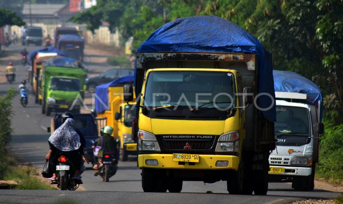 JALUR LARANGAN ANGKUTAN BATUBARA | ANTARA Foto JALUR LARANGAN ANGKUTAN BATUBARA | ANTARA Foto