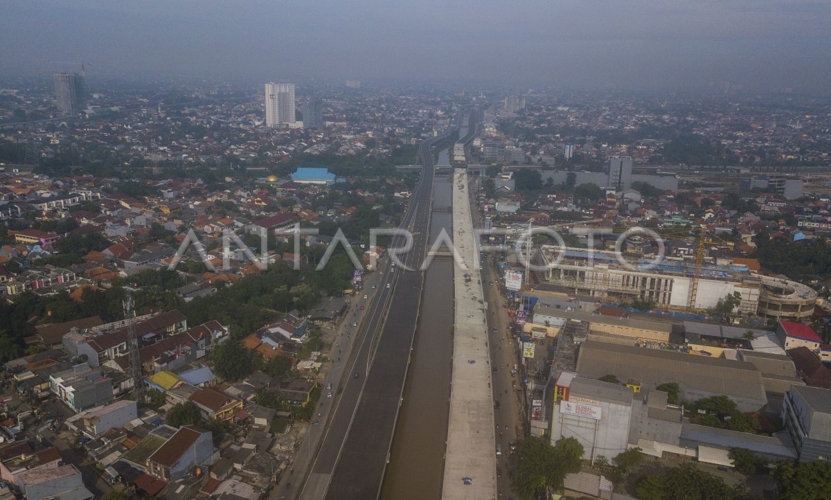 LALU LINTAS MENUJU JAKARTA LENGANG | ANTARA Foto LALU LINTAS MENUJU JAKARTA LENGANG | ANTARA Foto
