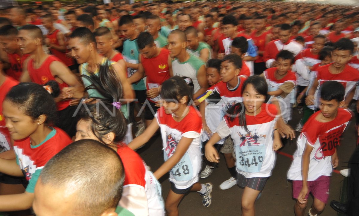 LOMBA LARI HUT TNI | ANTARA Foto