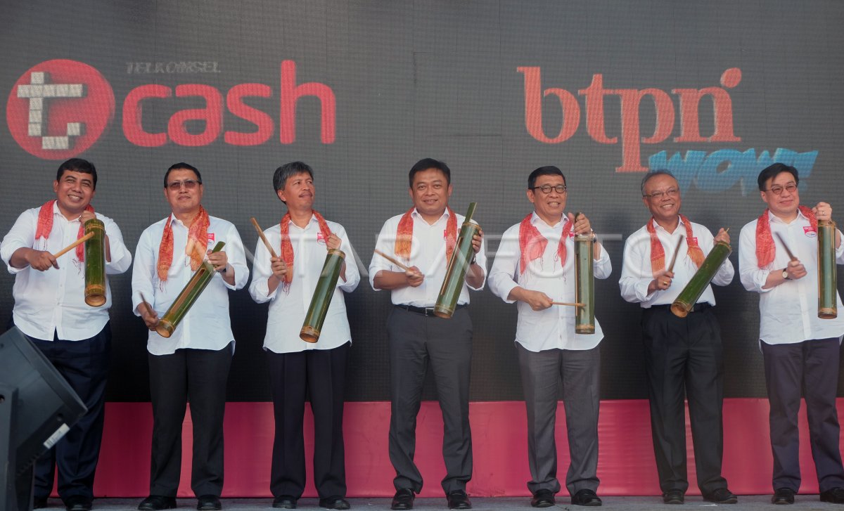 LAYANAN KEUANGAN TERHUBUNG TCASH-BTPN | ANTARA Foto LAYANAN KEUANGAN TERHUBUNG TCASH-BTPN | ANTARA Foto