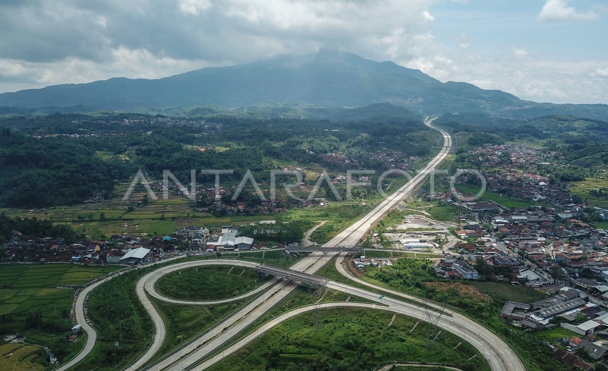 PROYEK JALAN TOL CISUMDAWU SEKSI DUA | ANTARA Foto PROYEK JALAN TOL CISUMDAWU SEKSI DUA | ANTARA Foto