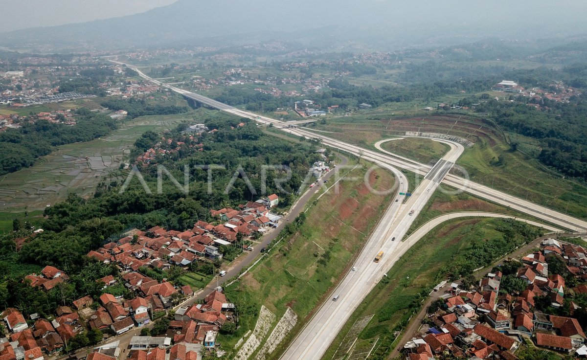 ARUS MUDIK DI TOL CISUMDAWU LENGANG | ANTARA Foto