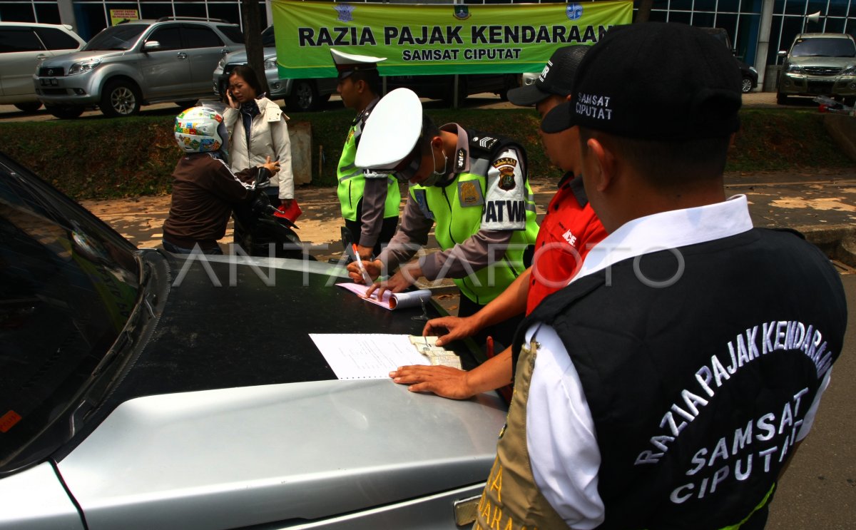 RAZIA PAJAK KENDARAAN BERMOTOR | ANTARA Foto