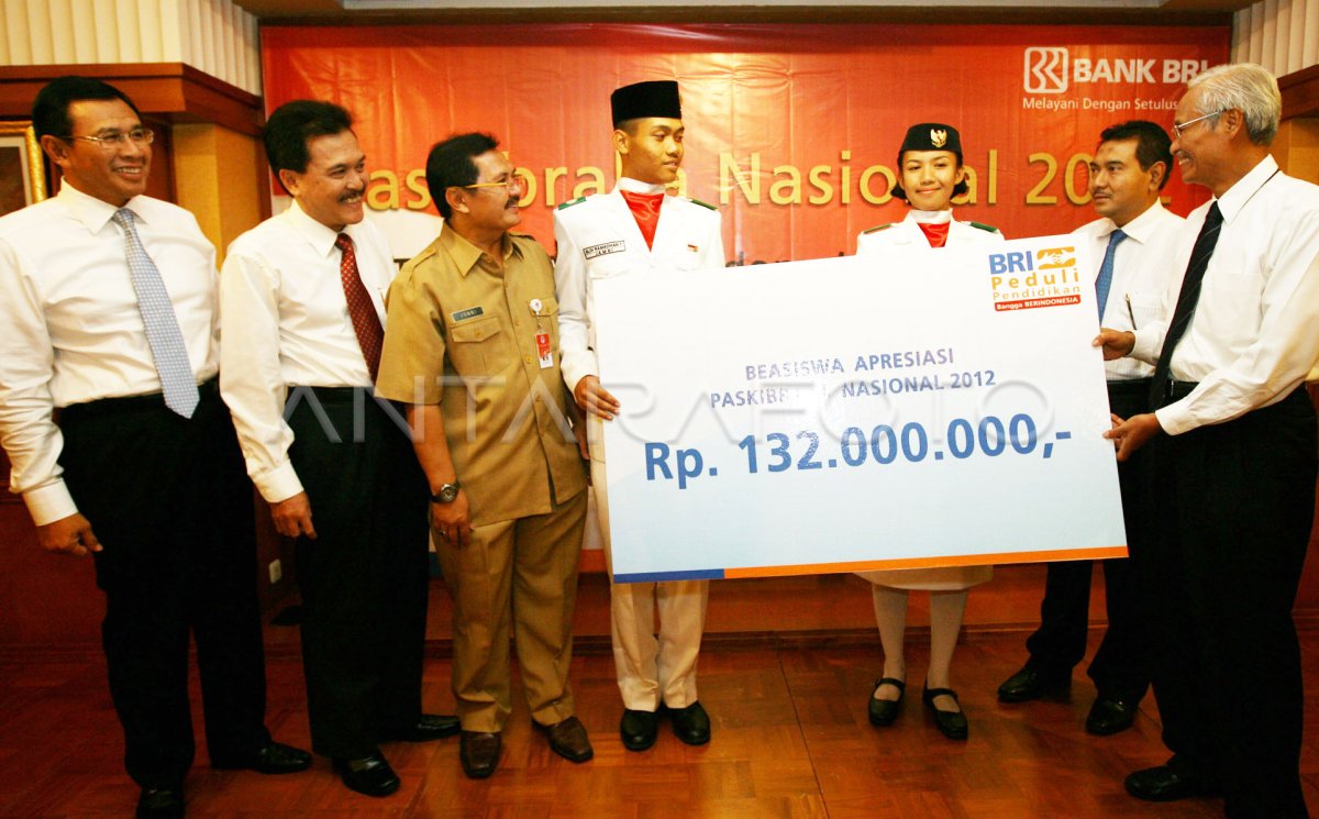 BEASISWA BRI UNTUK PASKIBRAKA | ANTARA Foto BEASISWA BRI UNTUK PASKIBRAKA | ANTARA Foto