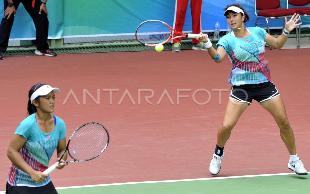 EMAS TENIS GANDA PUTRI JATIM | ANTARA Foto