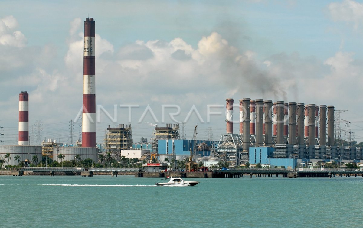 PLTU GRESIK. | ANTARA Foto