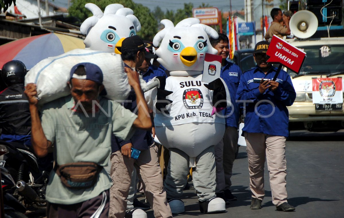 Sosialisasi Pemilu 2024 Kepada Pengguna Jalan Antara Foto