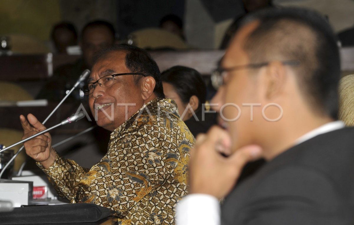 DUGAAN PEMALSUAN SURAT MK | ANTARA Foto DUGAAN PEMALSUAN SURAT MK | ANTARA Foto