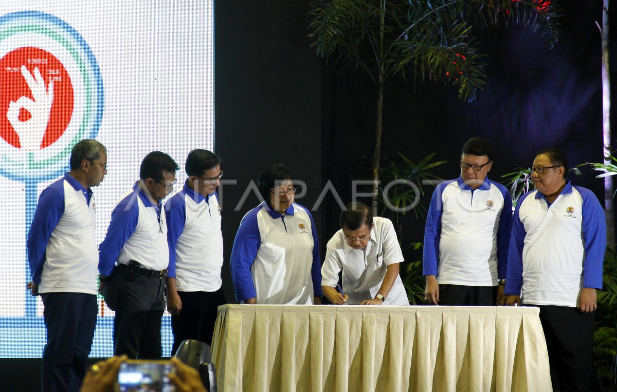 PERINGATAN HARI PEDULI SAMPAH NASIONAL | ANTARA Foto PERINGATAN HARI PEDULI SAMPAH NASIONAL | ANTARA Foto