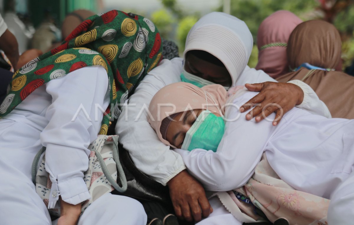 AKSI MOGOK KERJA TENAGA KESEHATAN DI TERNARE | ANTARA Foto AKSI MOGOK KERJA TENAGA KESEHATAN DI TERNARE | ANTARA Foto