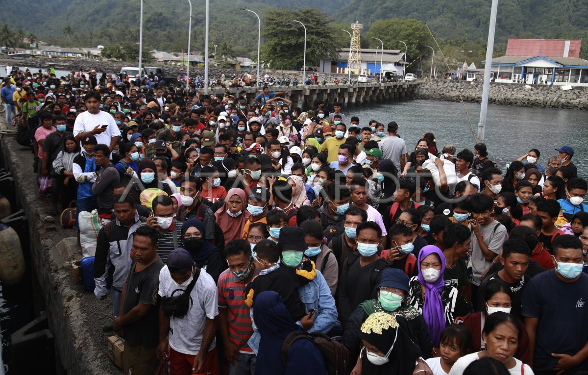 Evakuasi warga terdampak erupsi Gunung Ruang | ANTARA Foto