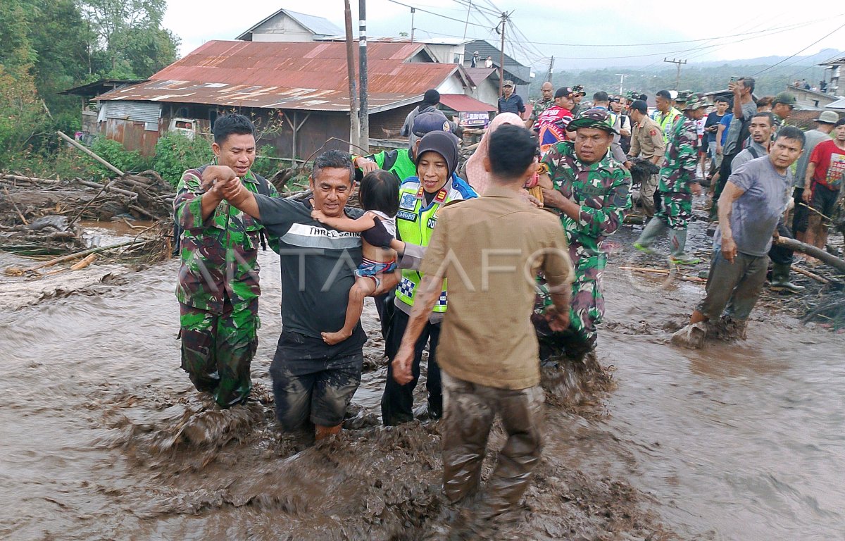 Banjir Lahar Dingin Gunung Marapi Antara Foto