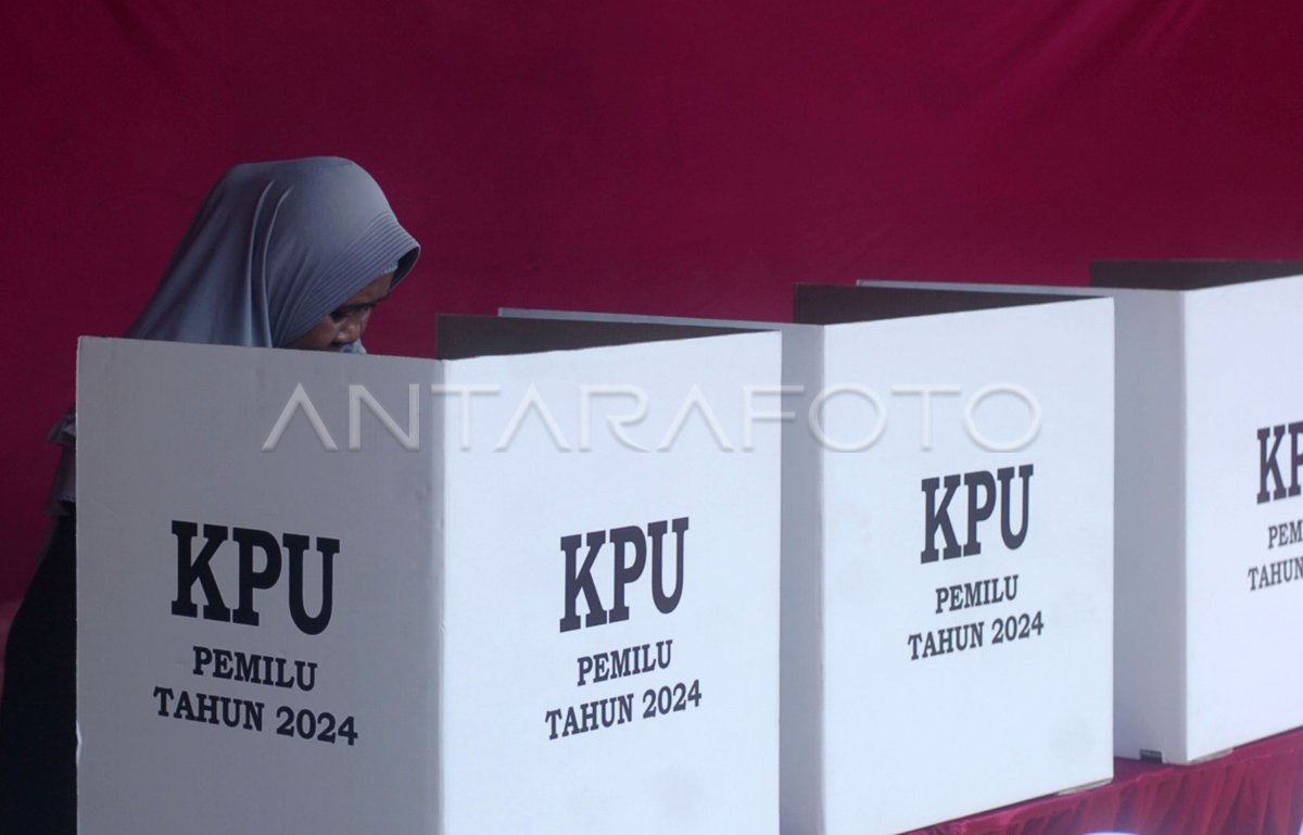 Pemungutan suara ulang di Tegal | ANTARA Foto Pemungutan suara ulang di Tegal | ANTARA Foto