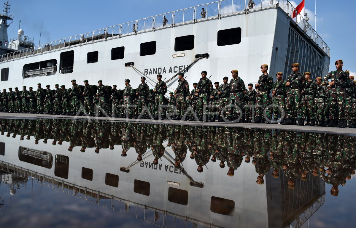 PEMBERANGKATAN PAMTAS INDONESIA-PAPUA NUGINI | ANTARA Foto