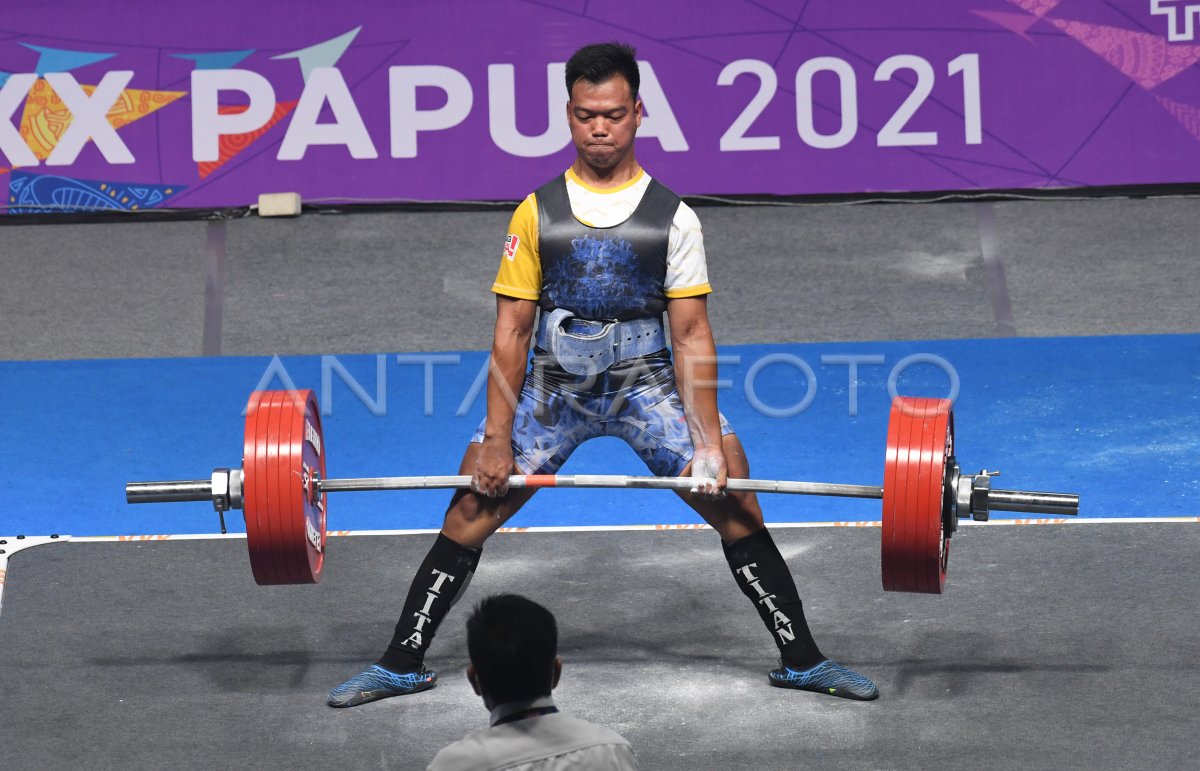 LAMPUNG RAIH EMAS ANGKAT BERAT 66KG PON PAPUA | ANTARA Foto