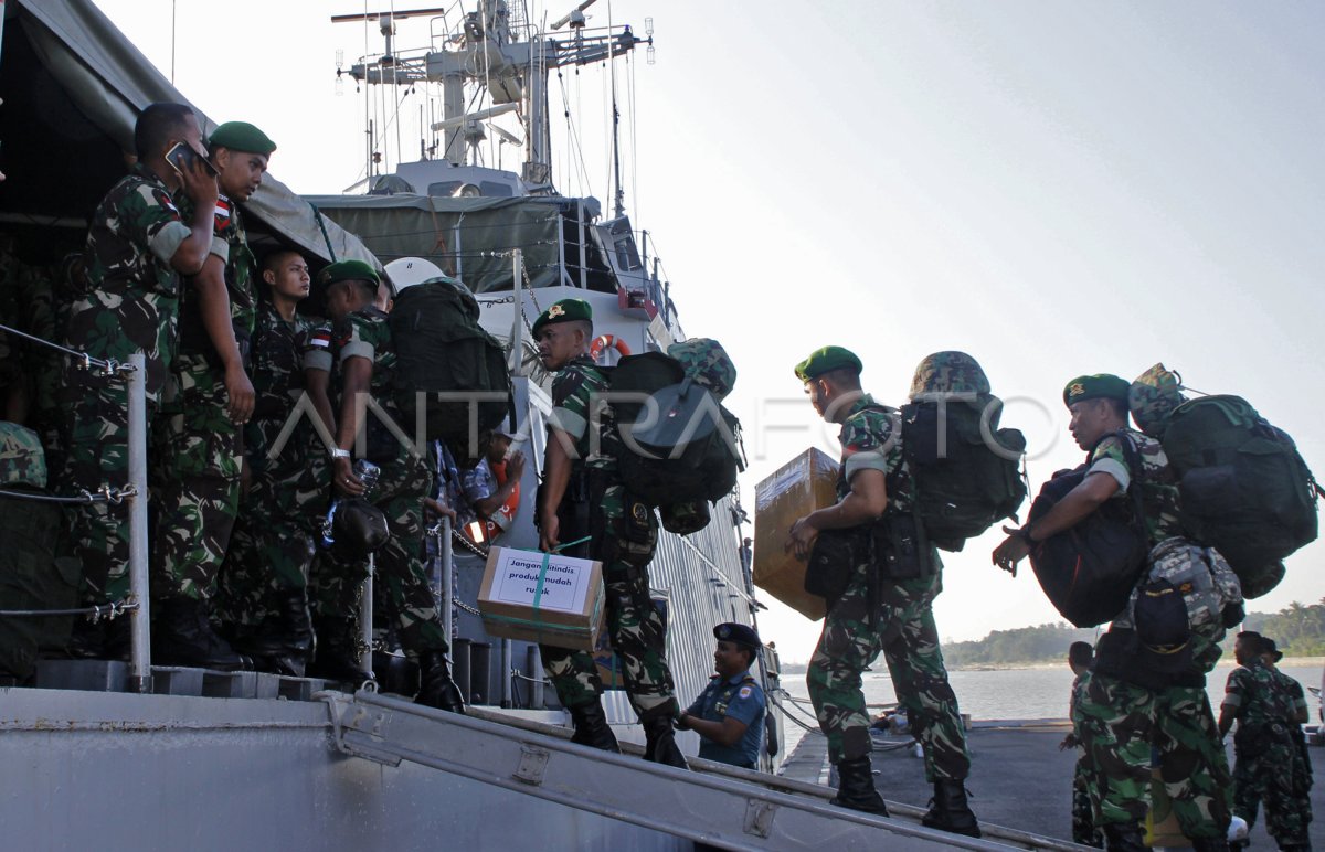 PURNA TUGAS PAMTAS YONIF 521/DH | ANTARA Foto PURNA TUGAS PAMTAS YONIF 521/DH | ANTARA Foto