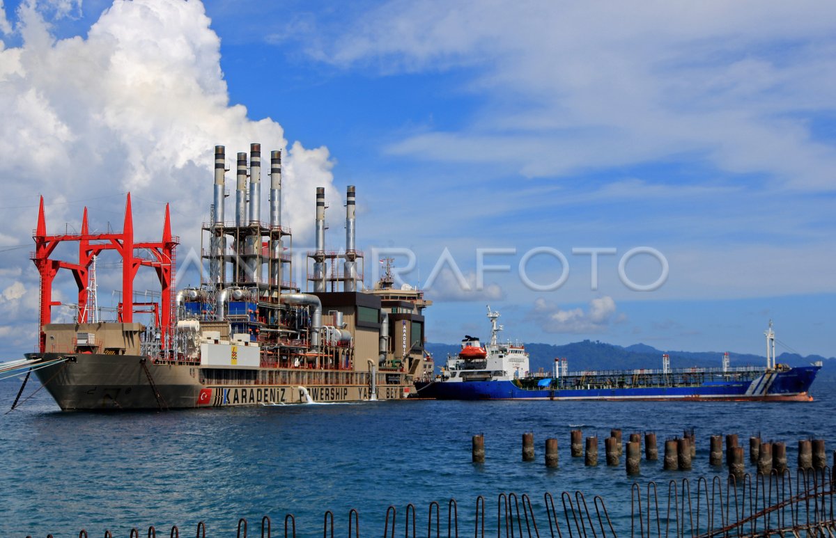 OPERASIONAL KAPAL PEMBANGKIT LISTRIK | ANTARA Foto