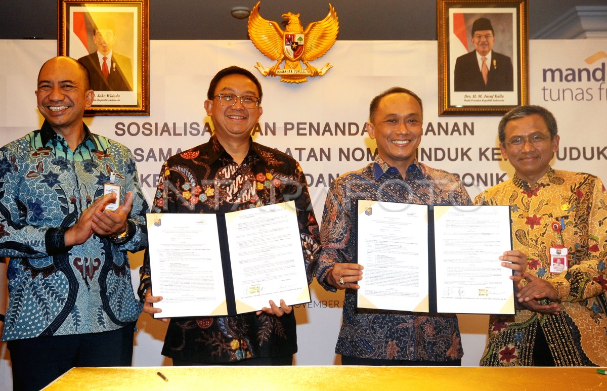 KERJASAMA PEMANFAATAN DATA KEPENDUDUKAN | ANTARA Foto KERJASAMA PEMANFAATAN DATA KEPENDUDUKAN | ANTARA Foto