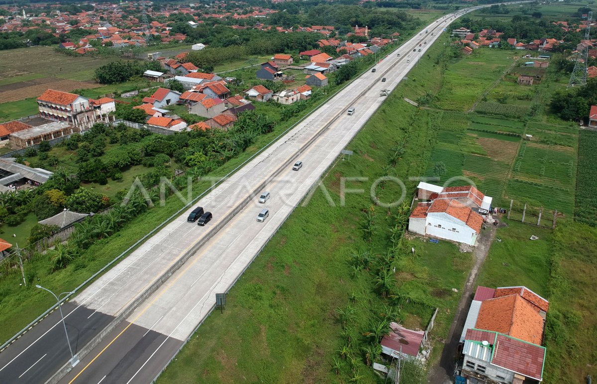 JALAN TOL PEJAGAN PEMALANG RAMAI LANCAR | ANTARA Foto