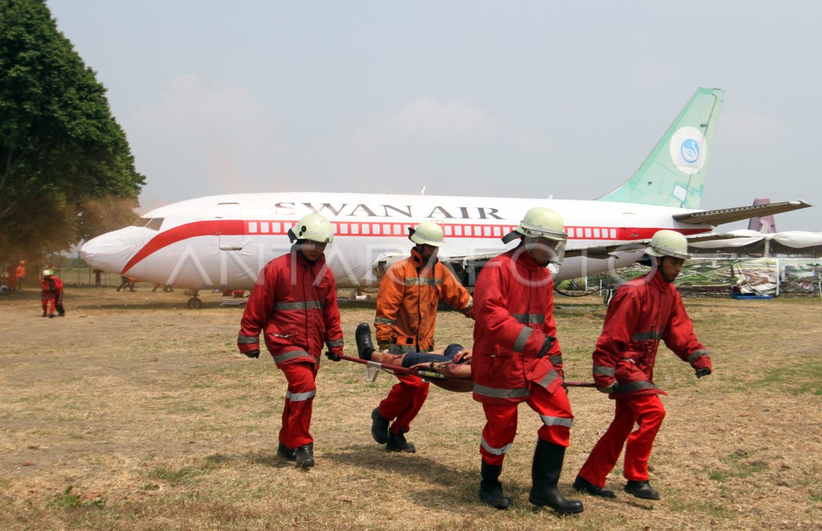 LATIHAN PENANGGULANGAN KEADAAN DARURAT | ANTARA Foto