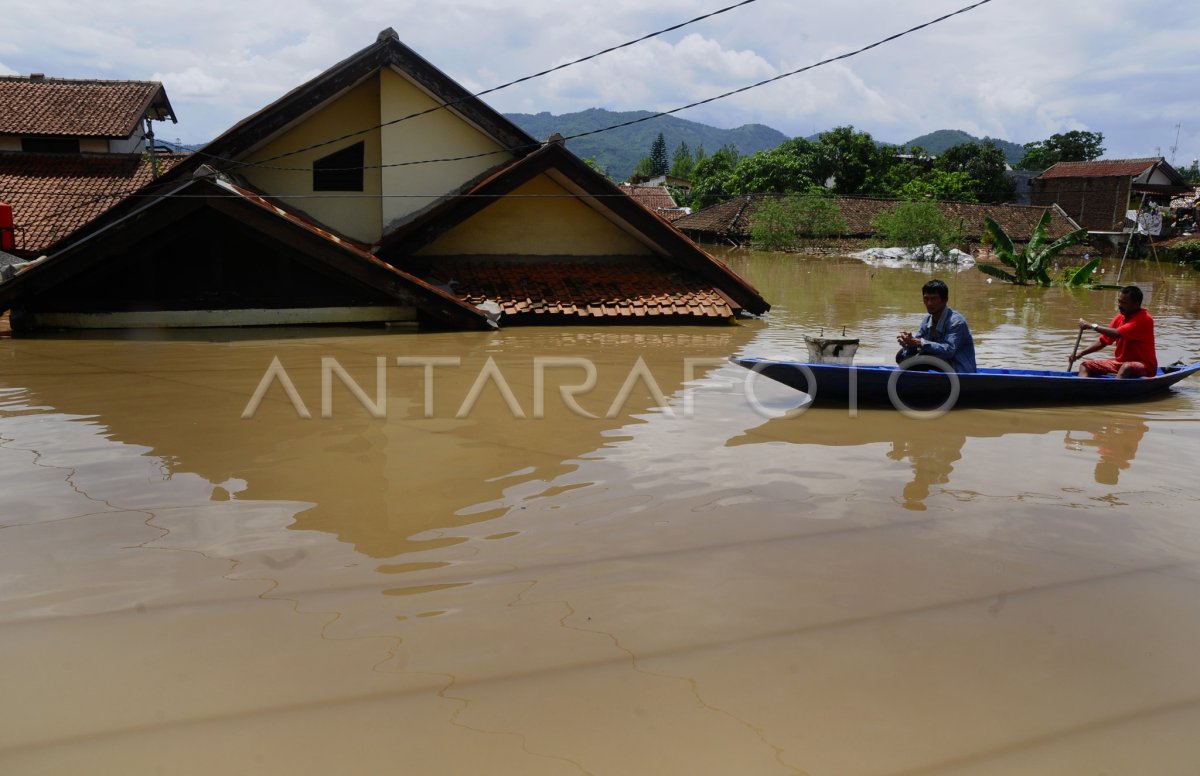TANGGAP DARURAT BANJIR | ANTARA Foto