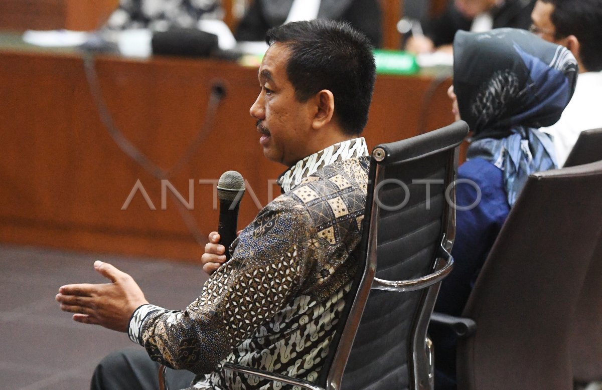 DIRUT AP II BERSAKSI DI TIPIKOR | ANTARA Foto