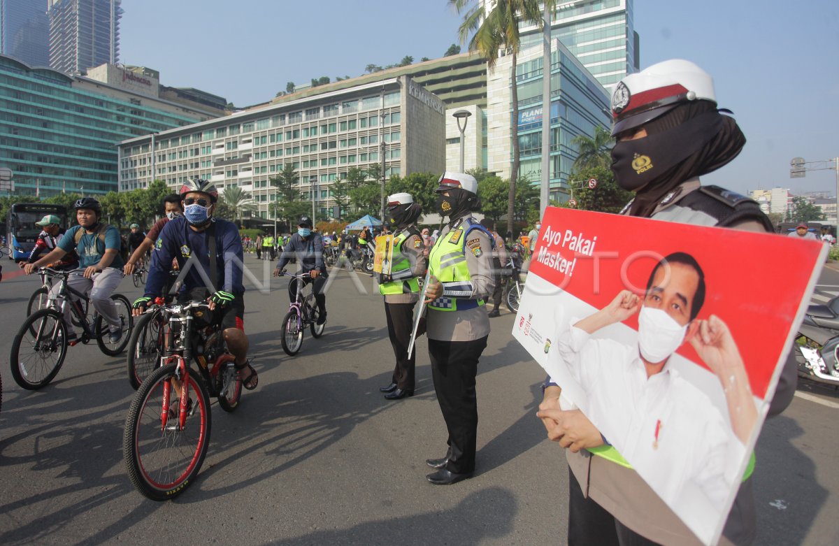 SOSIALISASI PENGUNAAN MASKER | ANTARA Foto