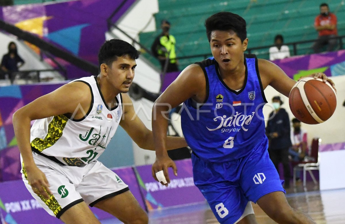 BASKET PUTRA 5X5 JAWA TIMUR RAIH PERUNGGU | ANTARA Foto