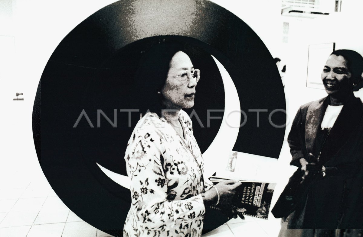 PEMBUKAAN PAMERAN SENI RUPA KONTEMPORER IKJ | ANTARA Foto PEMBUKAAN PAMERAN SENI RUPA KONTEMPORER IKJ | ANTARA Foto