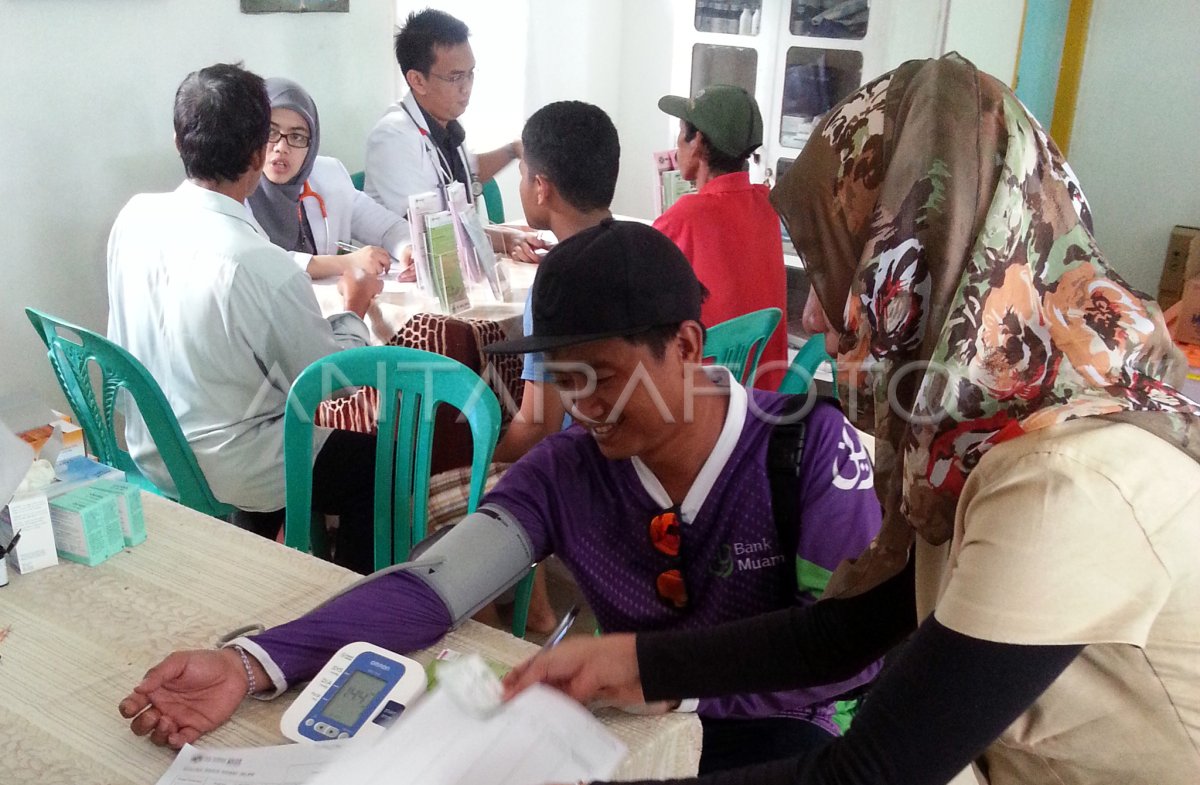 PERIKSA KESEHATAN GRATIS | ANTARA Foto PERIKSA KESEHATAN GRATIS | ANTARA Foto