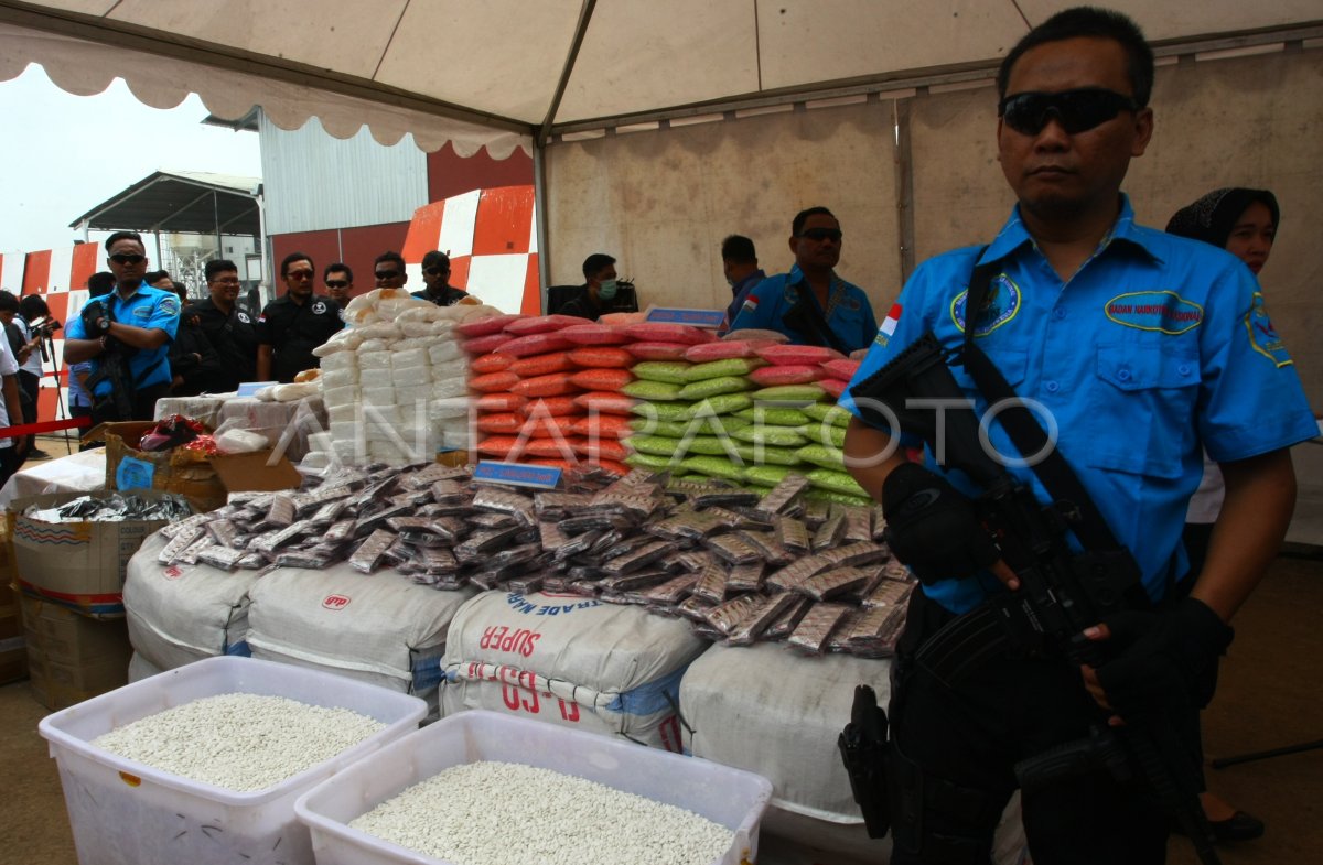 PEMUSNAHAN BARANG BUKTI NARKOBA | ANTARA Foto