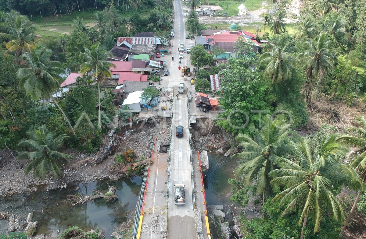 JEMBATAN PANEL SUDAH BISA DILEWATI | ANTARA Foto JEMBATAN PANEL SUDAH BISA DILEWATI | ANTARA Foto