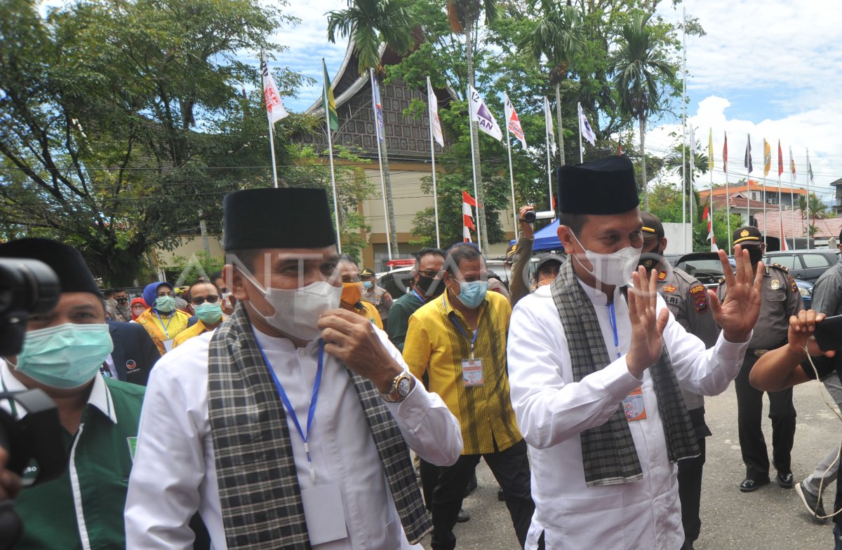 PENDAFTARAN FAKHRIZAL - GENIUS UMAR | ANTARA Foto PENDAFTARAN FAKHRIZAL - GENIUS UMAR | ANTARA Foto