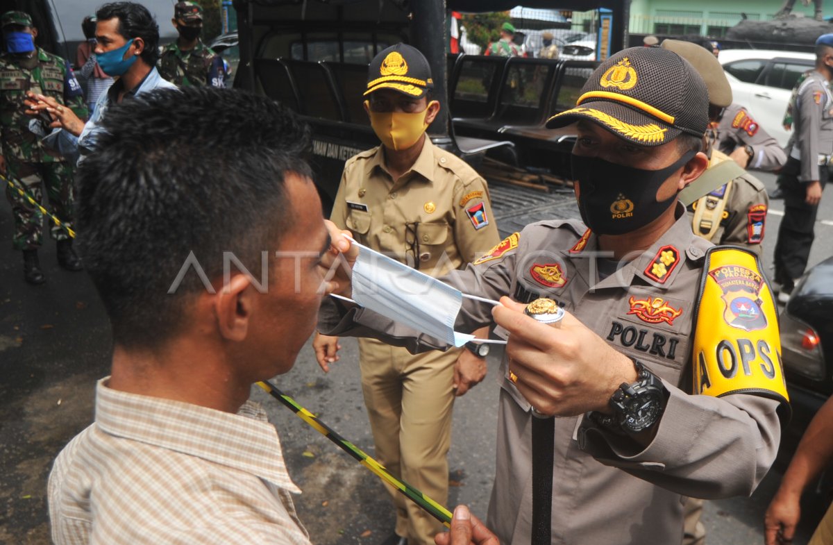 PENERAPAN PERDA AKB DI PADANG | ANTARA Foto PENERAPAN PERDA AKB DI PADANG | ANTARA Foto