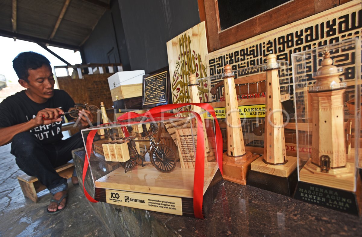 TARGET DIGITALISASI PRODUK UMKM | ANTARA Foto