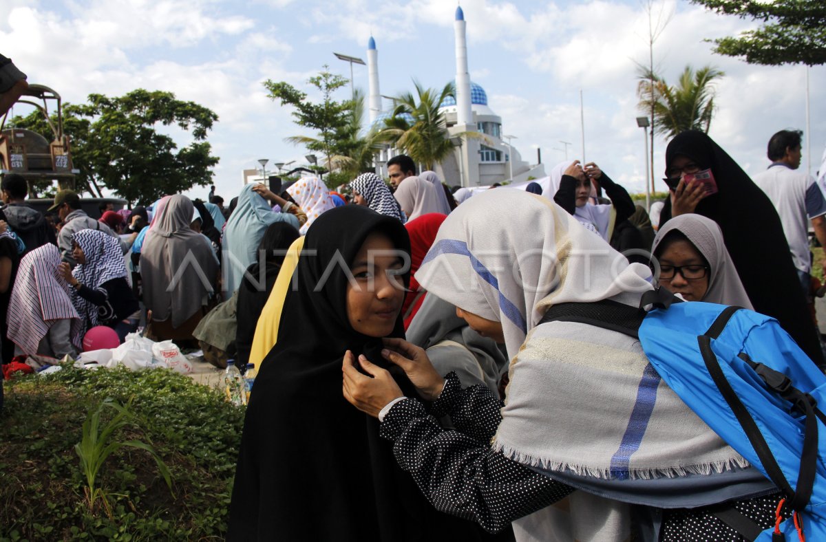AKSI GERAKAN MENUTUP AURAT | ANTARA Foto