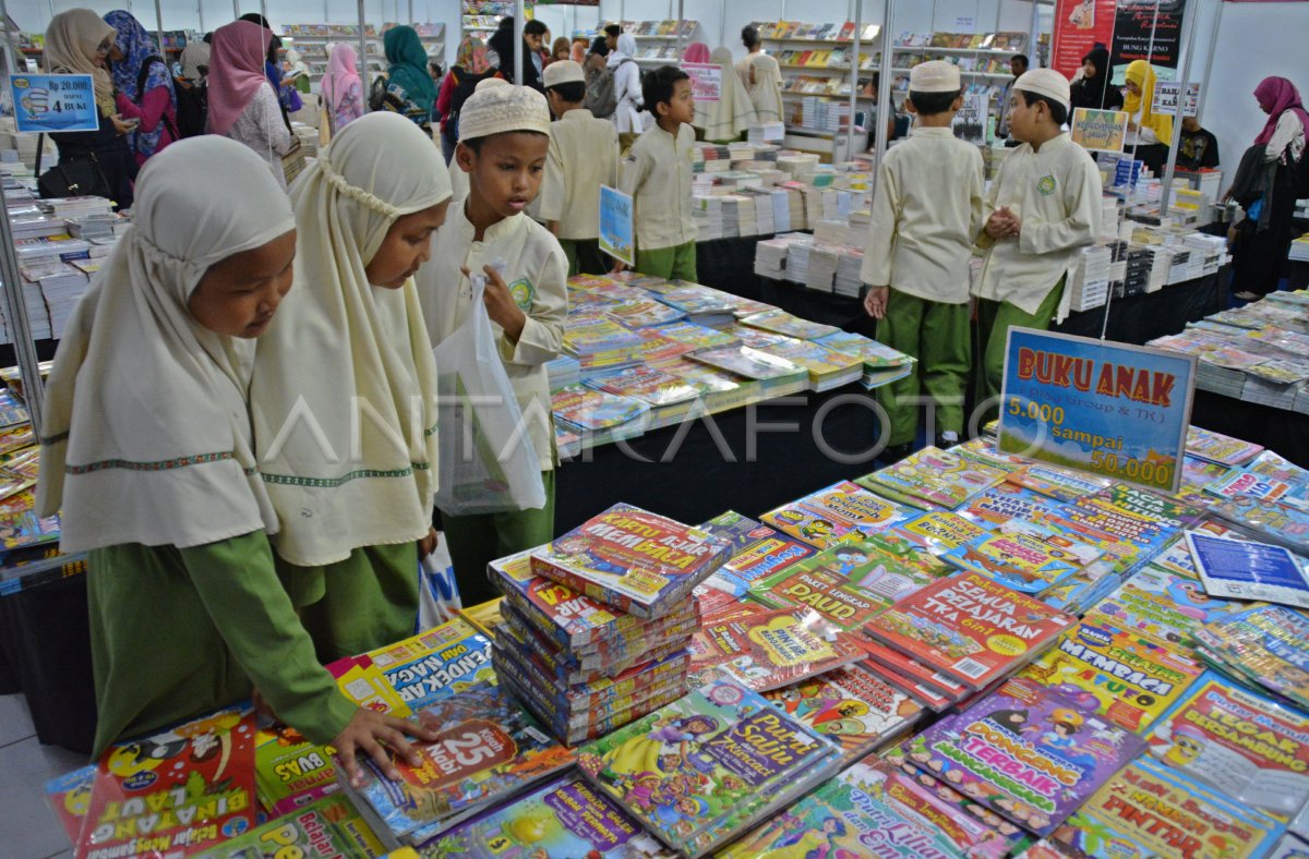 FESTIVAL BUKU MURAH | ANTARA Foto