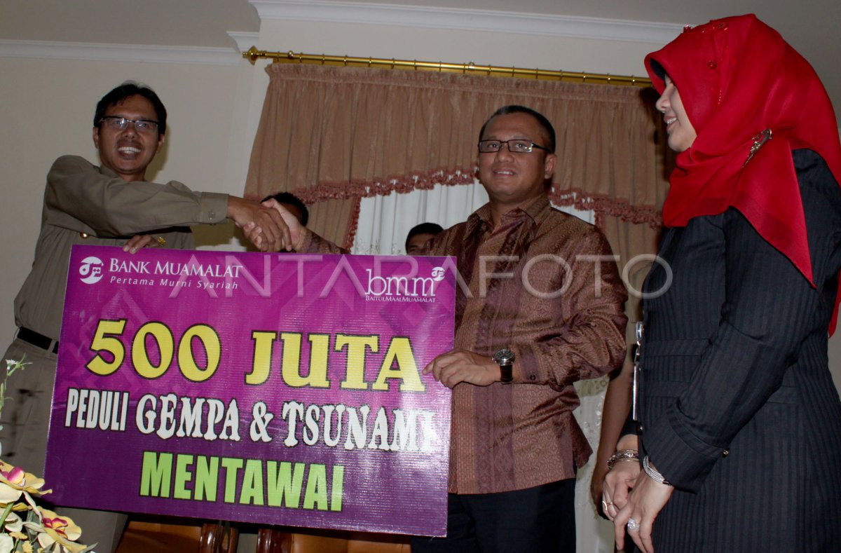 BANTUAN BANK MUAMALAT | ANTARA Foto