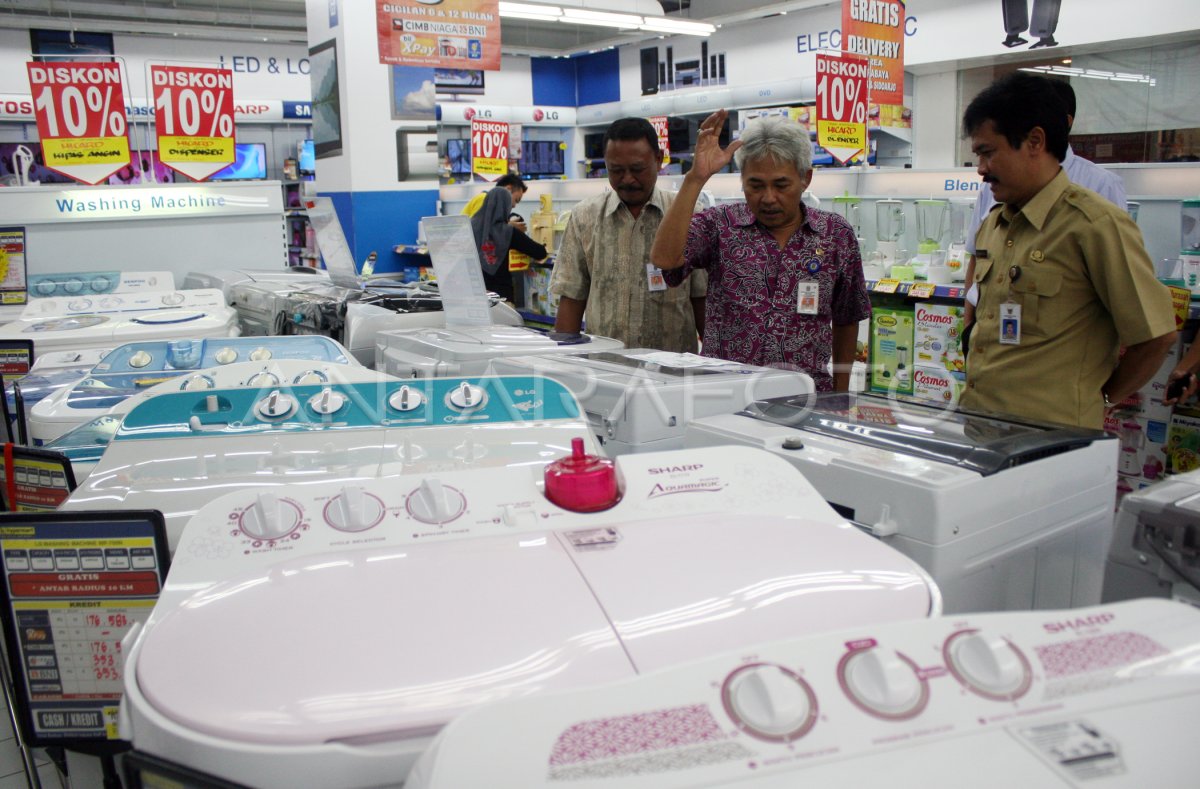 SIDAK BARANG TAK BER-SNI | ANTARA Foto SIDAK BARANG TAK BER-SNI | ANTARA Foto