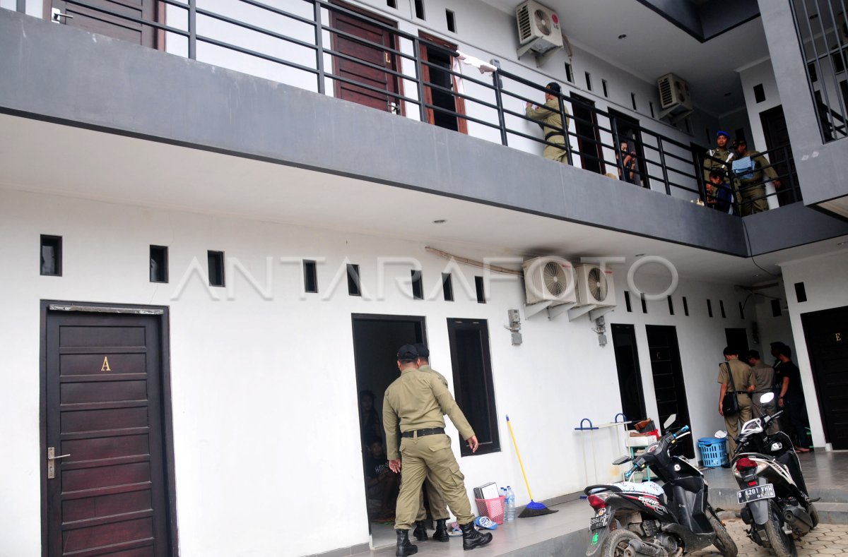RAZIA KOS-KOSAN TEGAL | ANTARA Foto RAZIA KOS-KOSAN TEGAL | ANTARA Foto