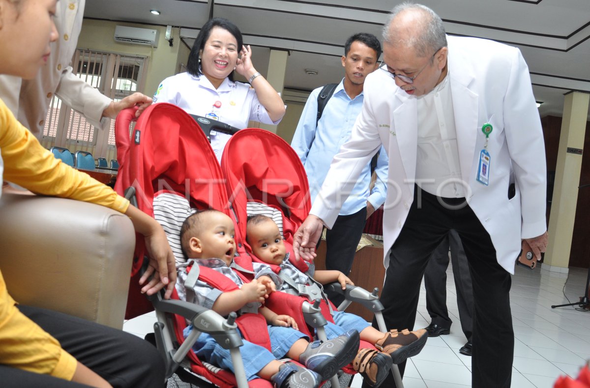 KEPULANGAN BAYI KEMBAR SIAM DI MEDAN | ANTARA Foto