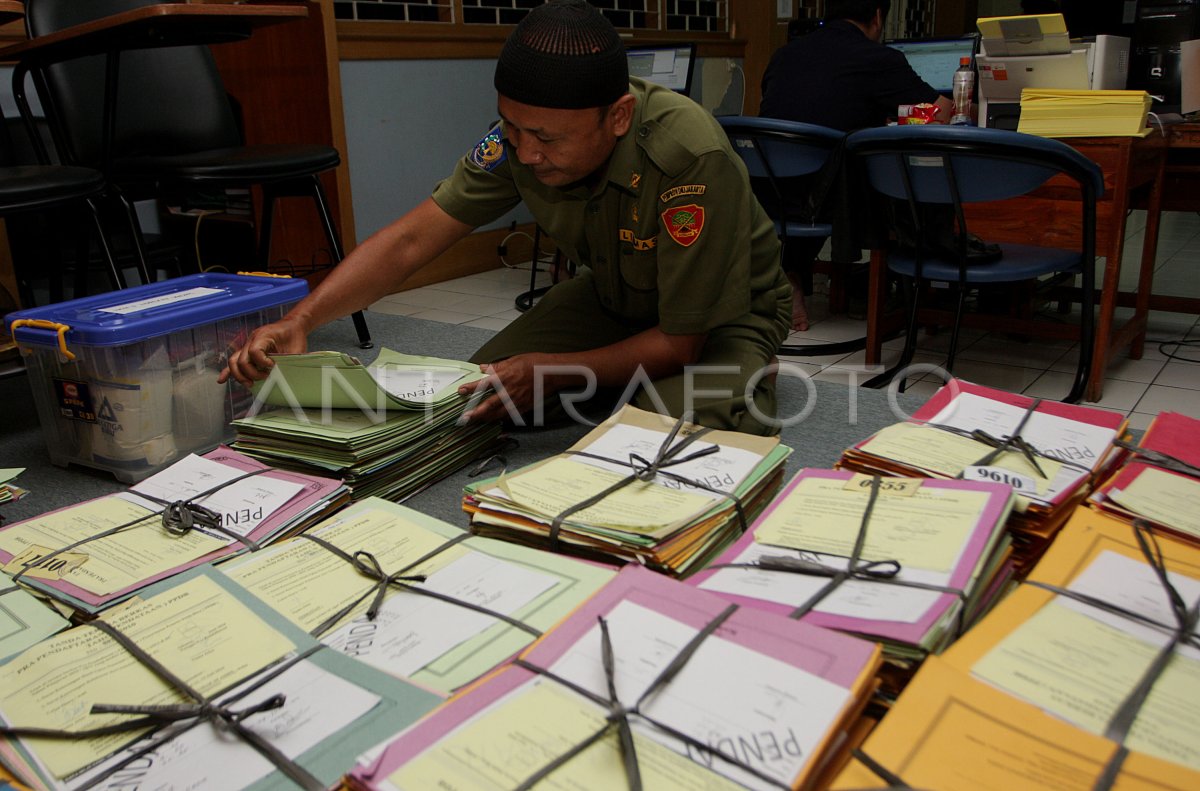 PENDATAAN ULANG | ANTARA Foto PENDATAAN ULANG | ANTARA Foto