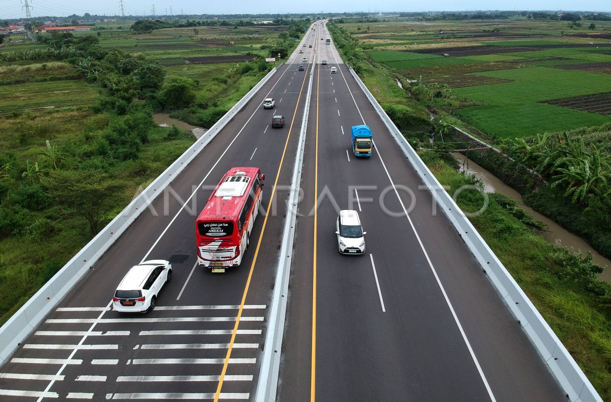 TOL PEJAGAN PEMALANG RAMAI LANCAR | ANTARA Foto