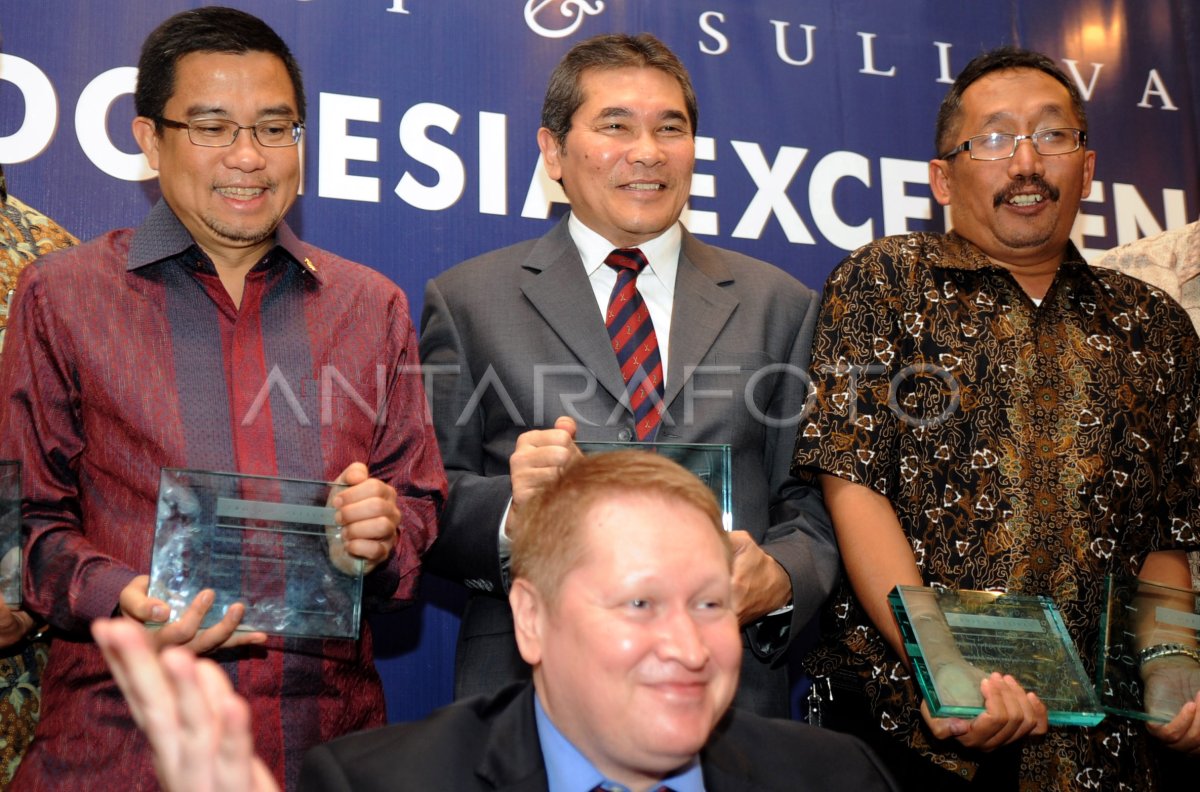 PENGHARGAAN FROST & SULLIVAN | ANTARA Foto PENGHARGAAN FROST & SULLIVAN | ANTARA Foto
